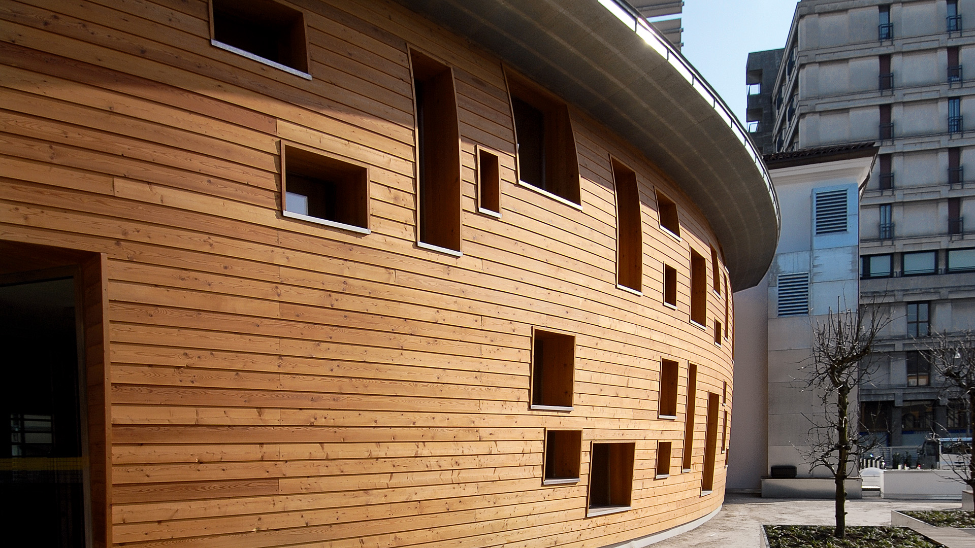 Pioneering bank building made of wood • LignoAlp